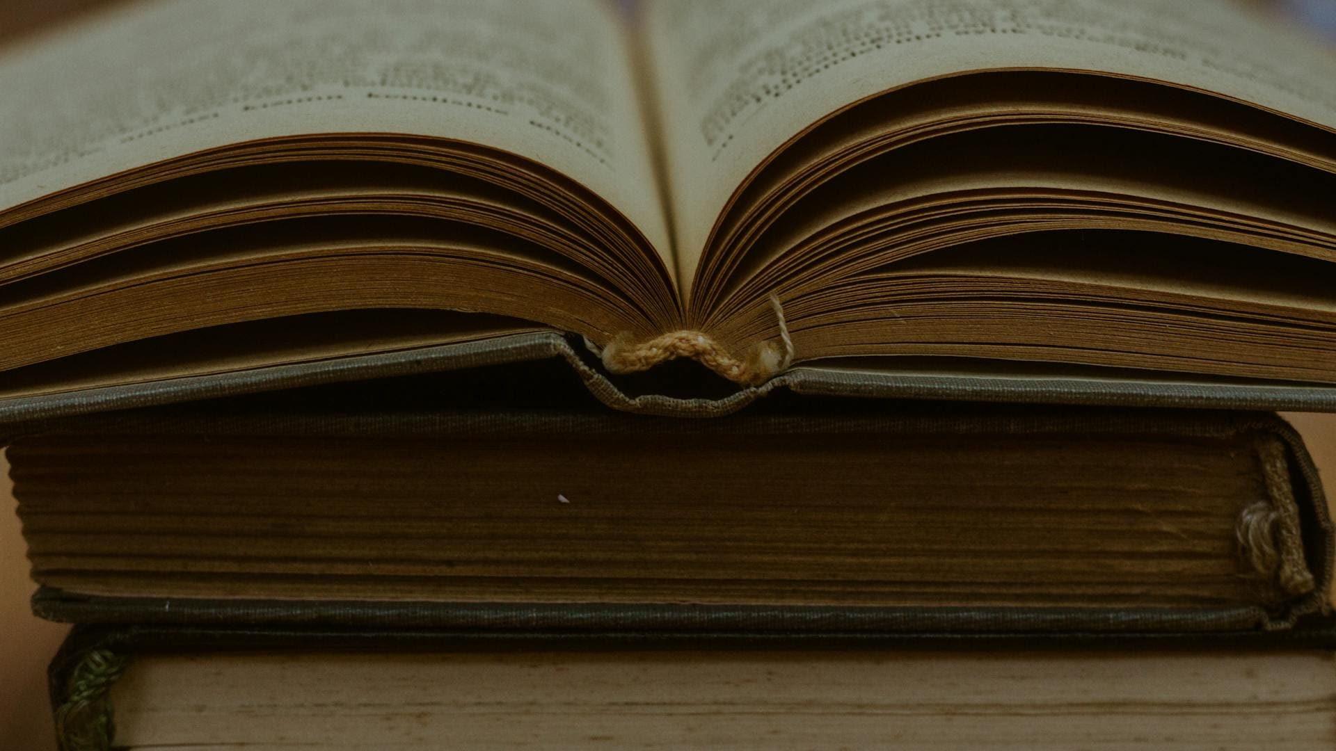 Quarterly Newsletter | Frankfort Public Library District
